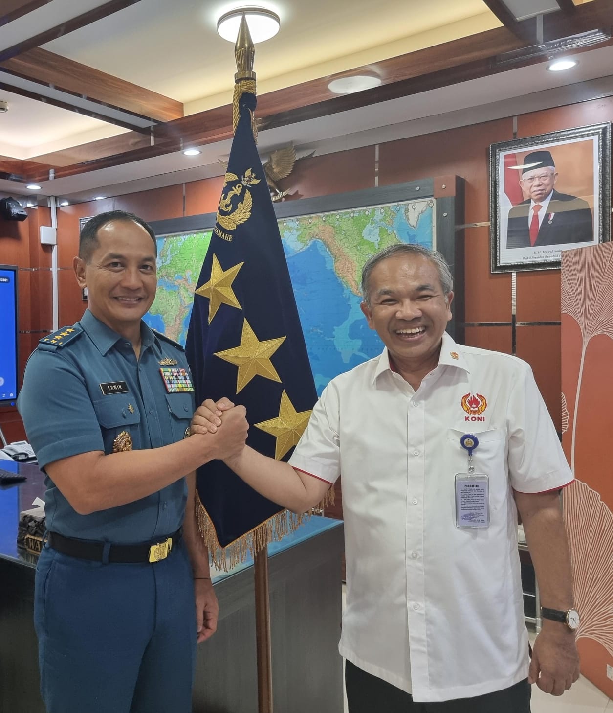 Aktivitas Dr Aqua dalam Melaporkan Kegiatan di TNI Angkatan Laut Kepada ...